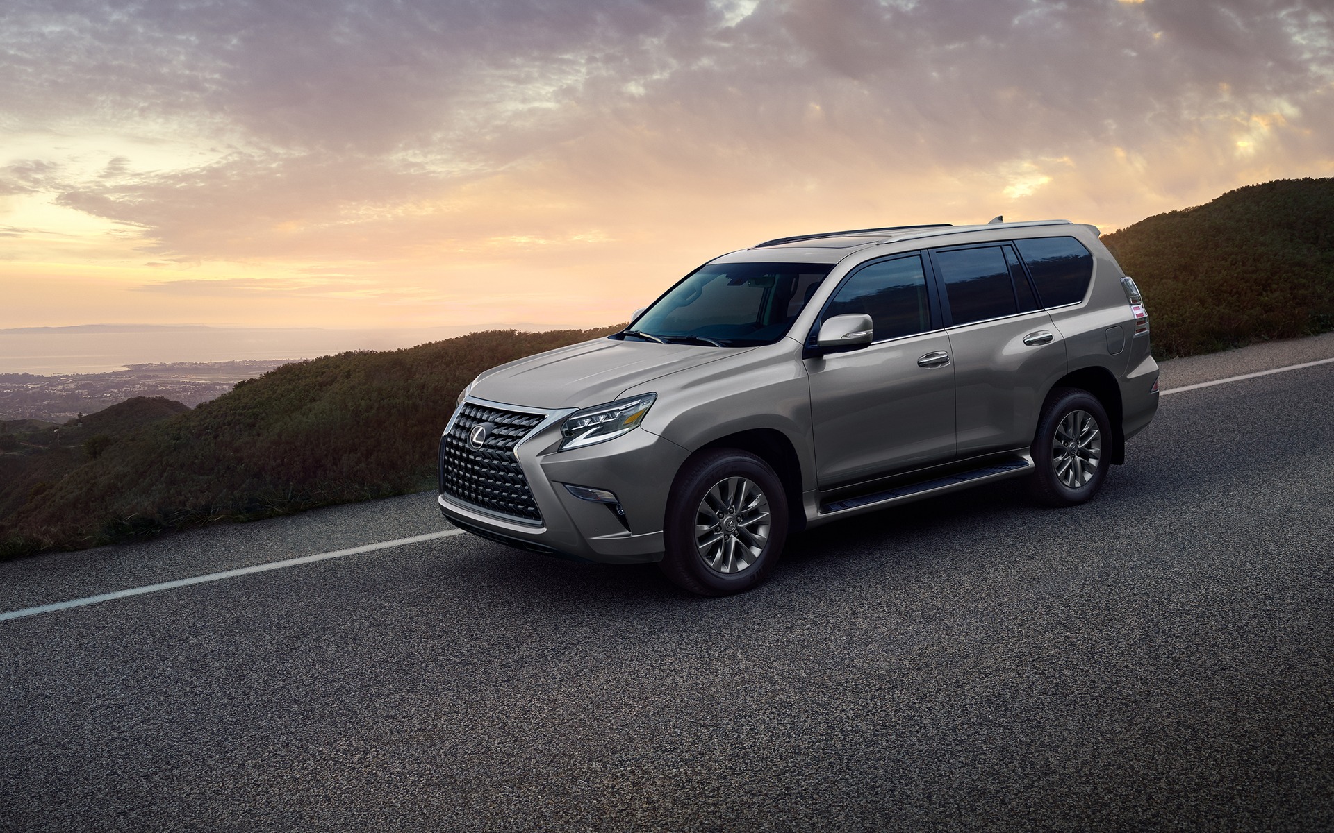 2020 Lexus GX Becomes Safer and Better Off the Road - 2/7