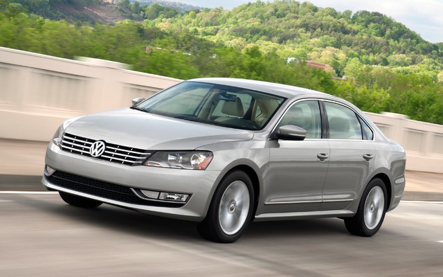 Spécifications Volkswagen Passat Berline 4 portes 2,0 TDI DSG Highline ...